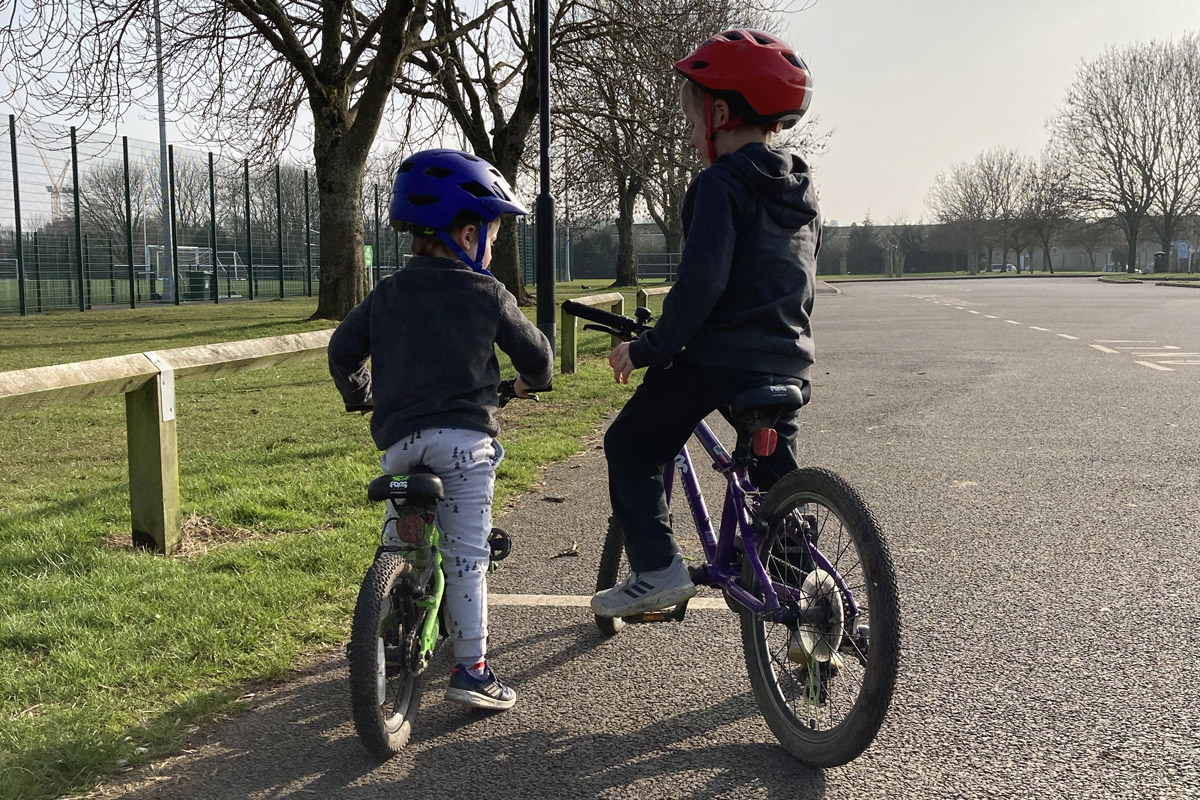 How To Teach Your Child To Ride A Bike Own The Trail